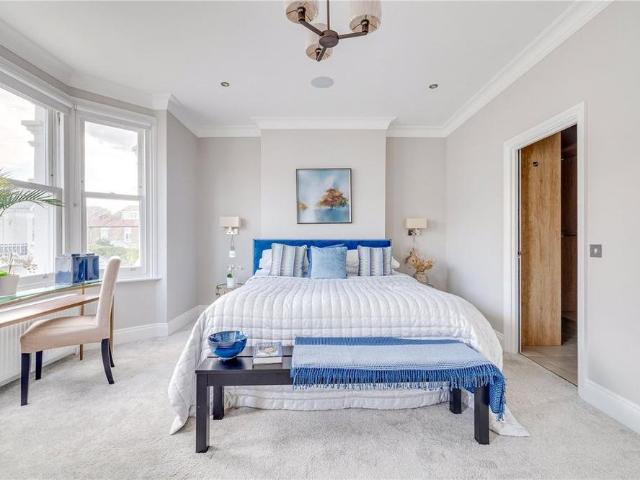 6 bedroom terraced house to rent