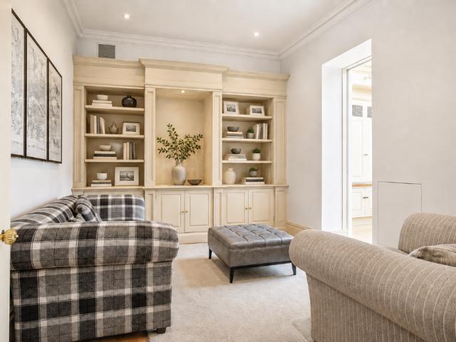 6 bedroom terraced house to rent