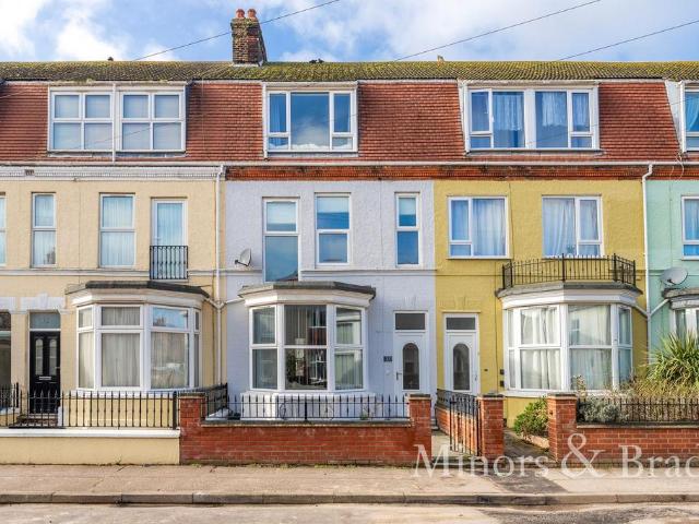 6 bedroom terraced house to rent