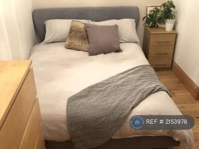 6 bedroom terraced house to rent