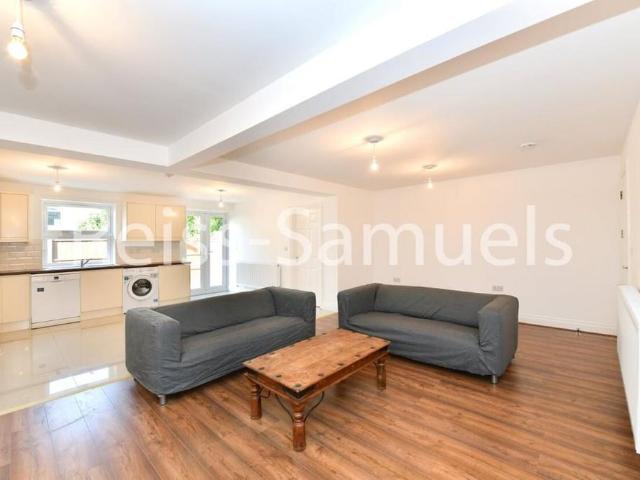 6 bedroom terraced house to rent