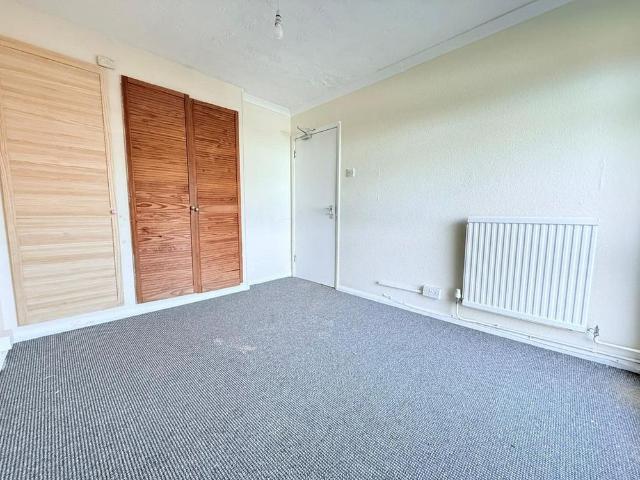 6 bedroom terraced house to rent