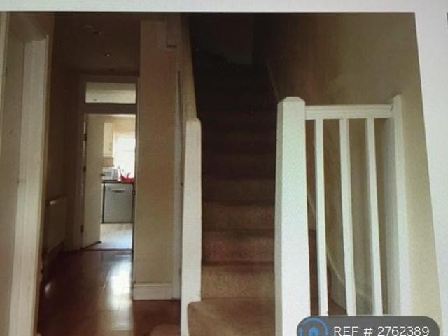 6 bedroom terraced house to rent