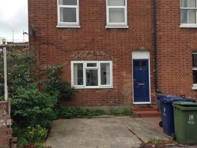 6 bedroom terraced house to rent
