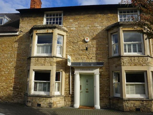 6 bedroom terraced house to rent