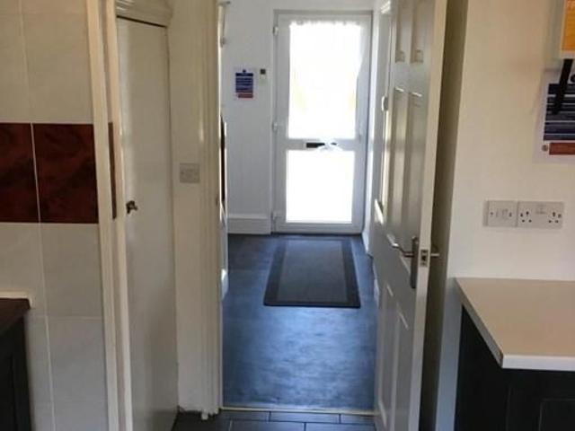 6 bedroom terraced house to rent