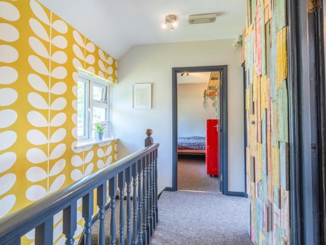 6 bedroom terraced house to rent