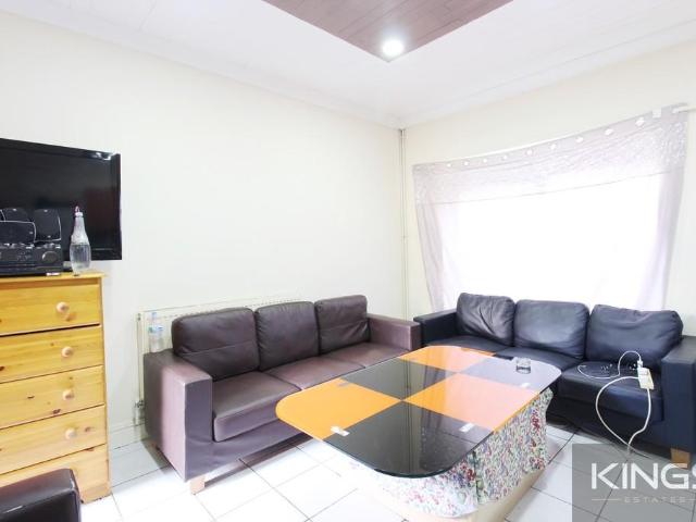 6 bedroom terraced house to rent