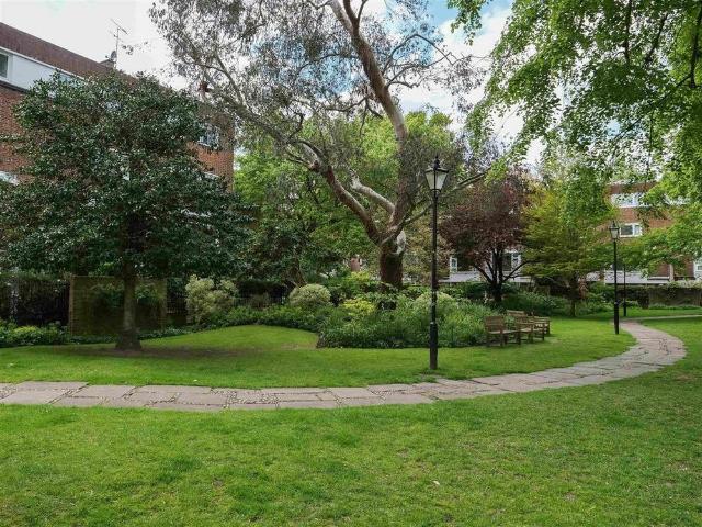 6 bedroom terraced house to rent