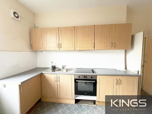 6 bedroom terraced house to rent