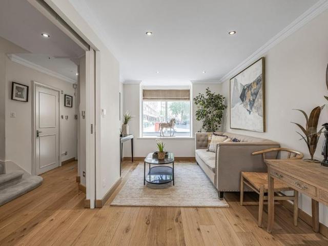 6 bedroom terraced house to rent