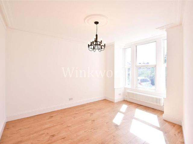 6 bedroom terraced house to rent
