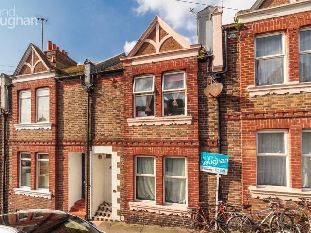 6 bedroom terraced house to rent