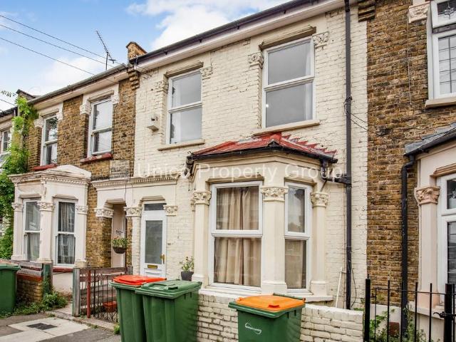 6 bedroom terraced house to rent