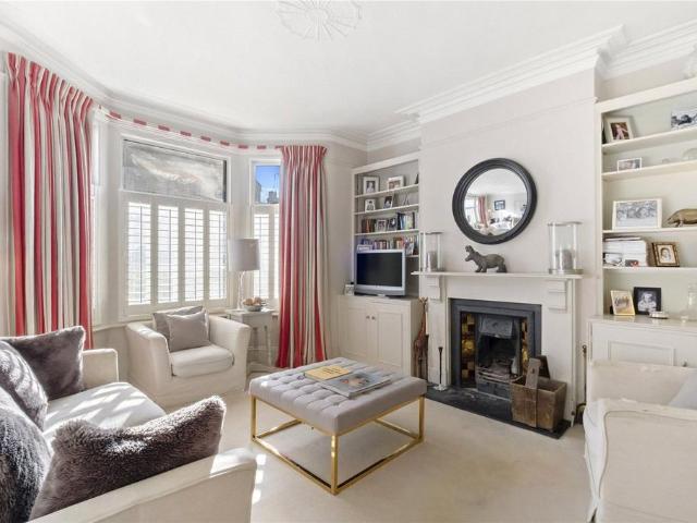 6 bedroom terraced house to rent
