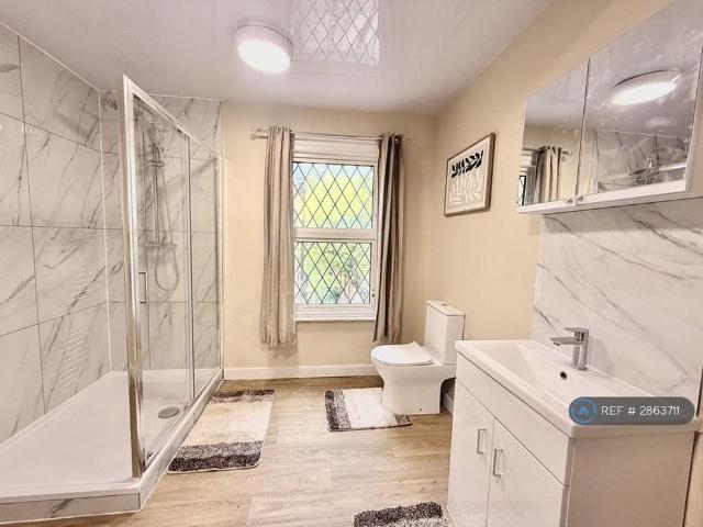 6 bedroom terraced house to rent