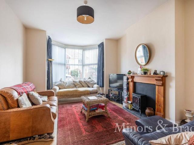 6 bedroom terraced house to rent