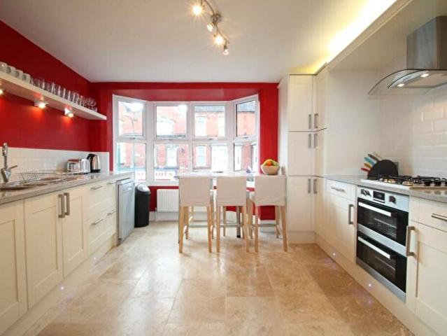6 Bedroom Terraced House To Rent In Lenton Boulevard, Nottingham, NG7