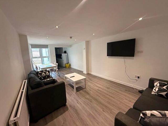 6 Bedroom Terraced House To Rent In Premium: Fredrick Grove / Bed / Bath, NG7