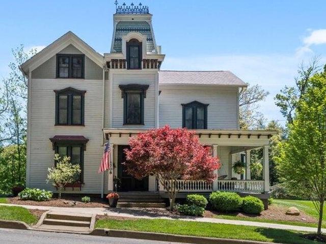 6 bedroom, Titusville PA 16354 104907317