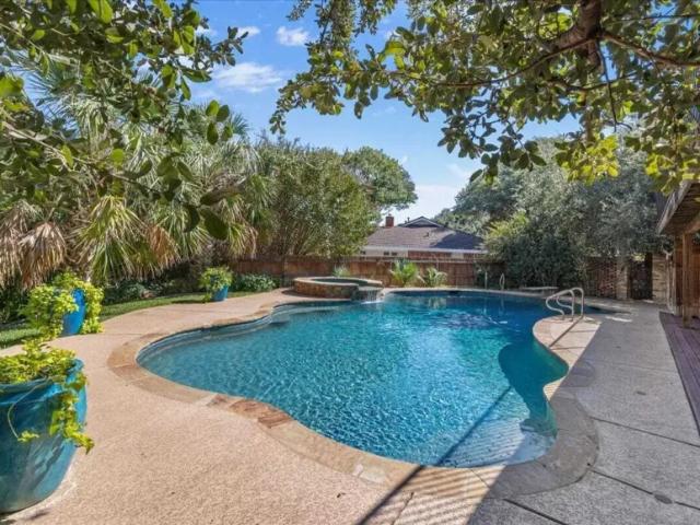 6 bedroom, Tx Tx 102552243