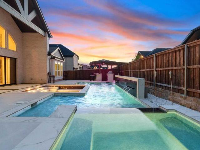 6 bedroom, Tx Tx 102579079