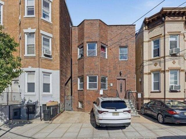 6 bedroom, Union City NJ 07087 104191171