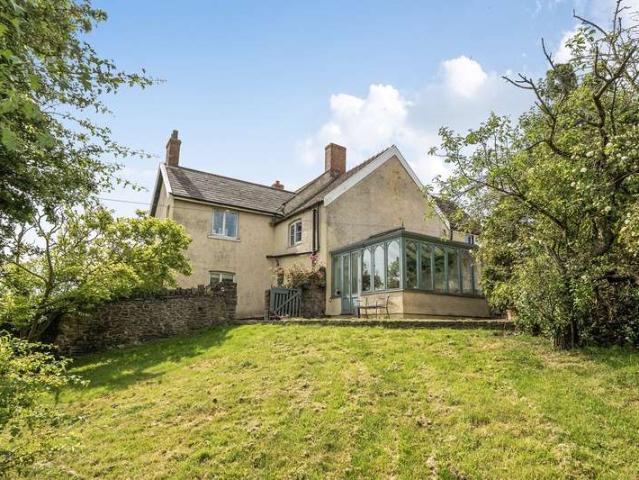 6 Bedroom Unique Property