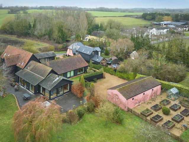 6 Bedroom Unique Property