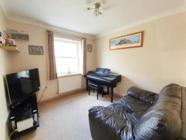 6 bedroom unspecified