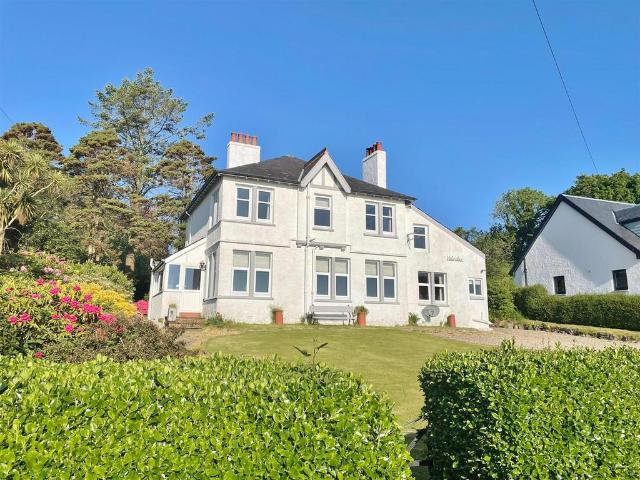 6 bedroom villa for sale