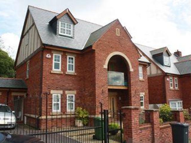 6 Bedrooms Detached house for rent in Overdale Drive, Bolton BL1