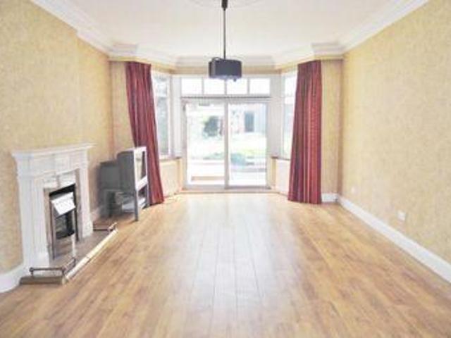 6 Bedrooms Detached house for rent in Amberden Avenue, Finchley, London N3