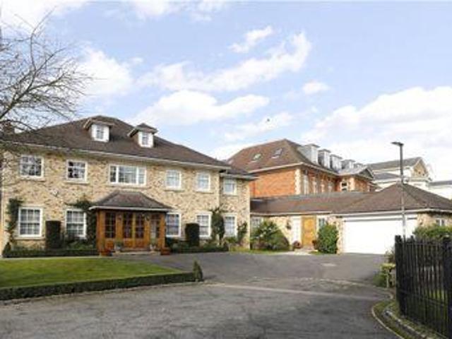 6 Bedrooms Detached house for rent in Greenoak Way, Wimbledon Common SW19