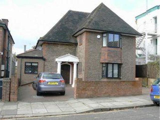 6 Bedrooms Detached house for rent in Hoop Lane, Golders Green NW11