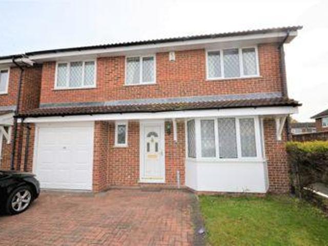 6 Bedrooms Detached house for rent in Lamborbey Close, Sidcup DA15
