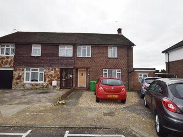 6 Bedrooms Detached house for rent in Lodge Close, Uxbridge UB8