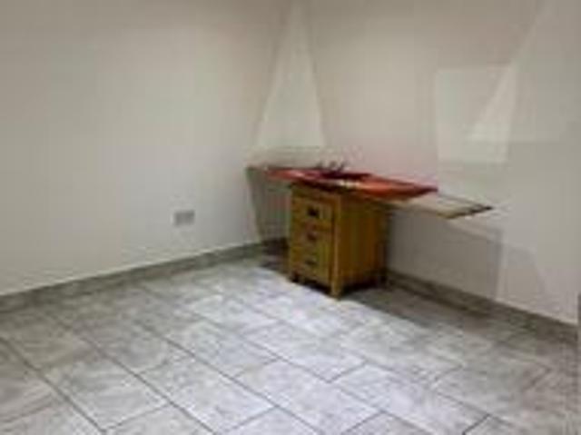 6 Bedrooms Detached house for rent in Studley Road, London E7