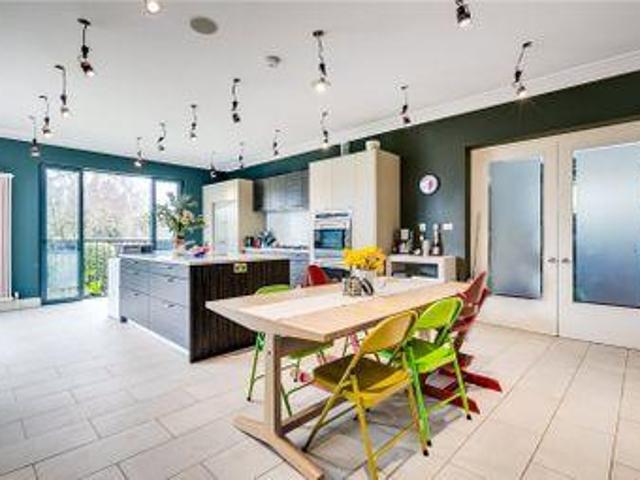 6 Bedrooms Detached house for rent in The Avenue, London NW6