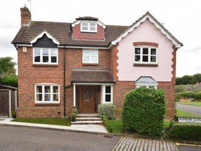 6 Bedrooms Detached house for sale in Ashdon Close, Hutton Poplars, Brentwood, Essex CM13