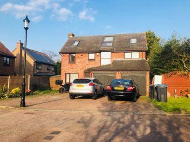 6 Bedrooms Detached house for sale in Crocus Close, Croydon CR0