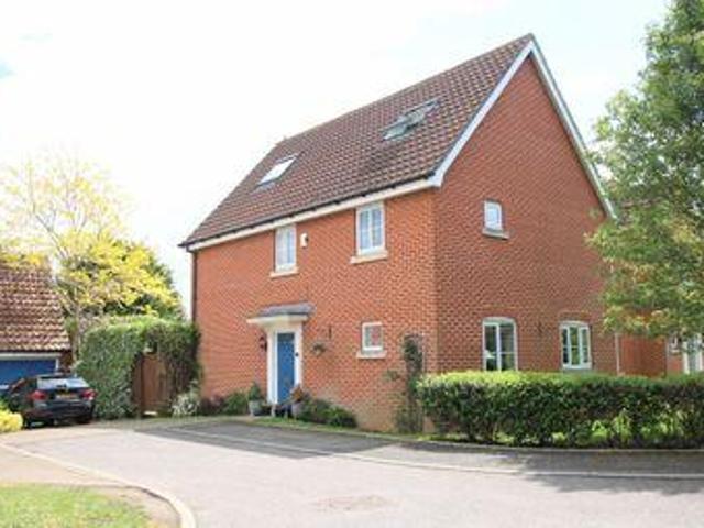 6 Bedrooms Detached house for sale in David Wright Close, Dunmow CM6