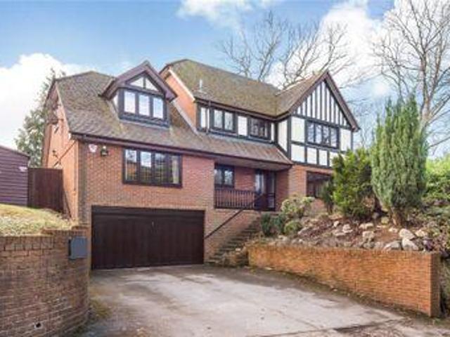 6 Bedrooms Detached house for sale in Forest End, Little Sandhurst, Berkshire GU47