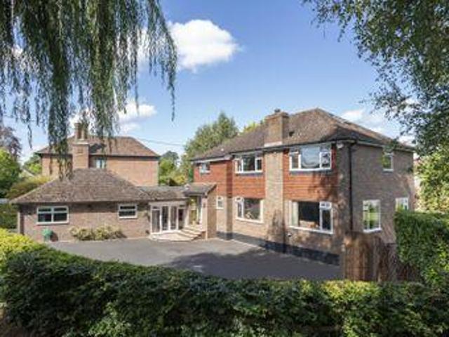 6 Bedrooms Detached house for sale in Guildford Road, Horsham RH12