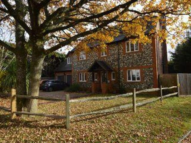 6 Bedrooms Detached house for sale in Kingswood Rise, Four Marks, Alton, Hampshire GU34