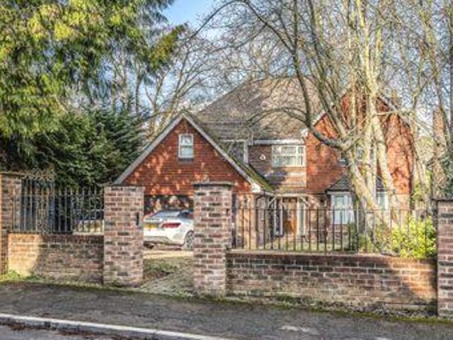 6 Bedrooms Detached house for sale in Lime Avenue, Camberley, Surrey GU15