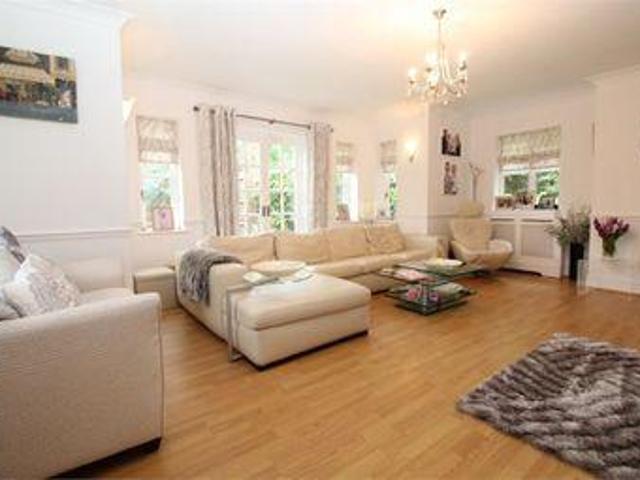 6 Bedrooms Detached house for sale in Redwood, 2 The Drive, Brookmans Park AL9