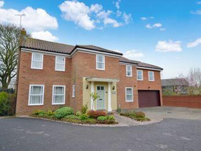 6 Bedrooms Detached house for sale in Riche Close, Felsted, Dunmow CM6