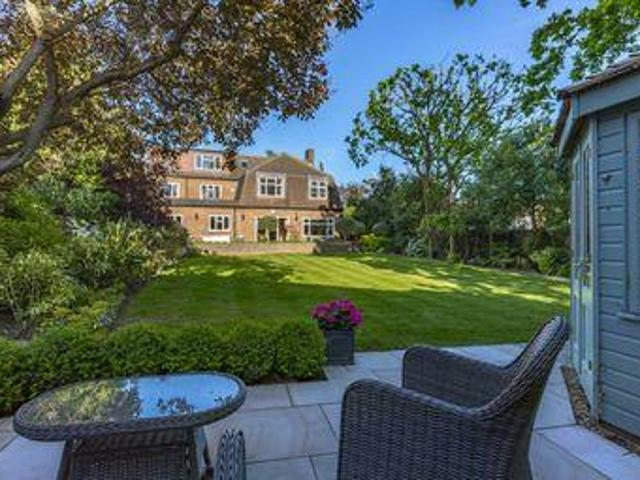 6 Bedrooms Detached house for sale in The Fairway, New Malden, Surrey KT3