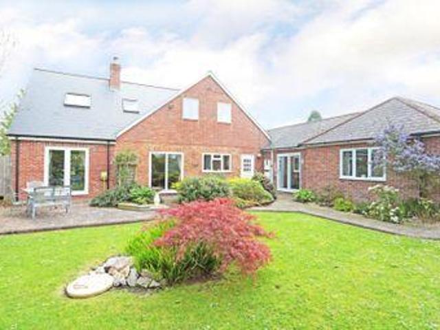 6 Bedrooms Detached house for sale in Upavon Road North Newnton, Pewsey SN9